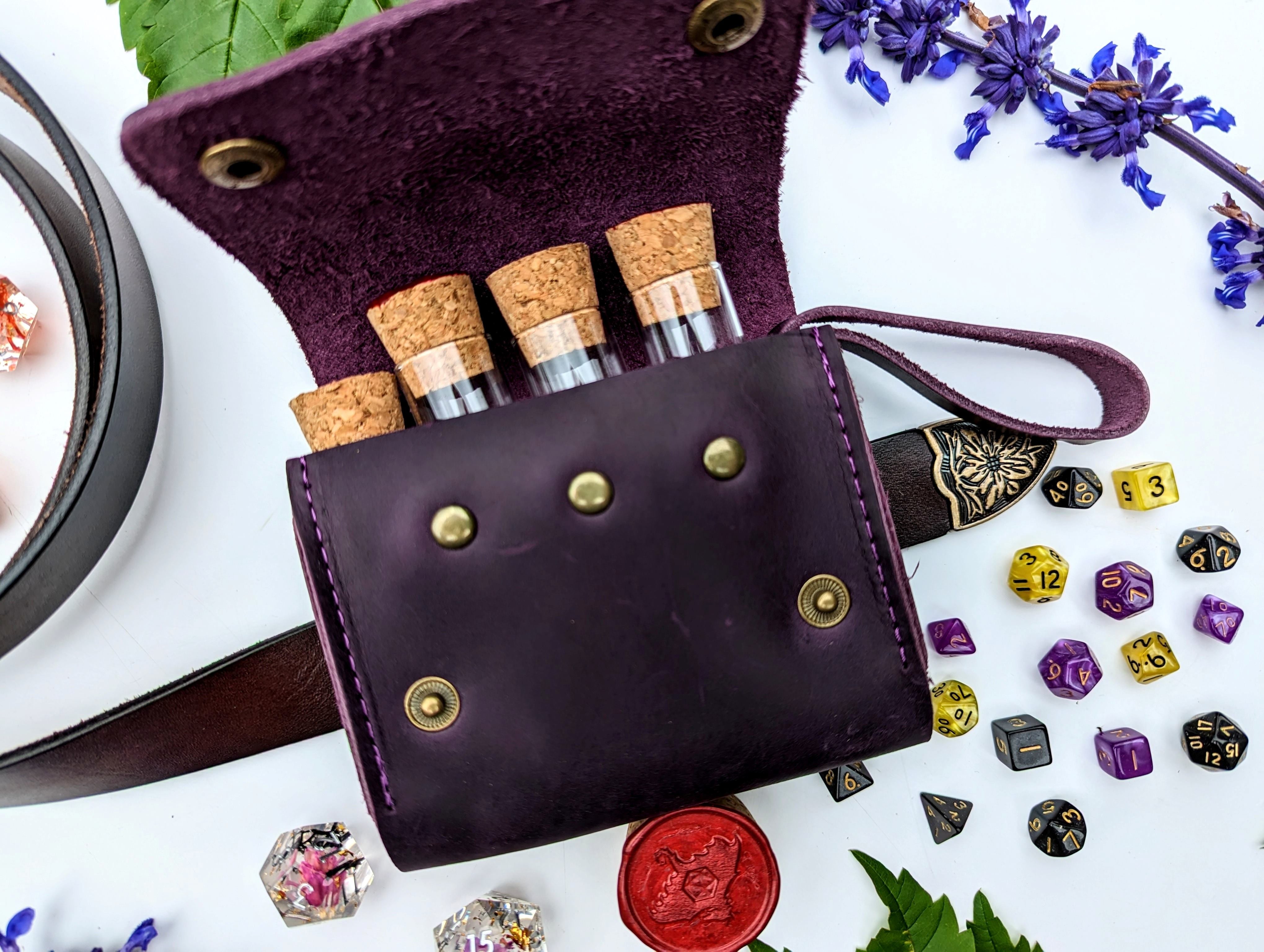 Genuine Leather Dice Pouch for Mini Dice (Small) – Emberglow Gaming